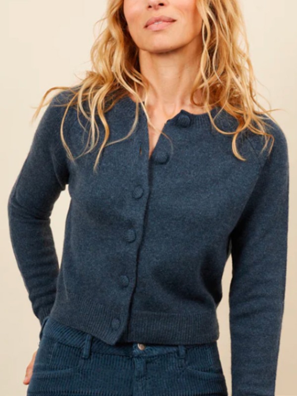 Yel­low­stone S5 Beth Dut­ton Blue Sweater | Fabric Covered Buttons ...